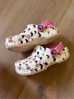 CROCS | Shoes | Crocs Kids Clog In White With Pink Strap And Multicolor ...